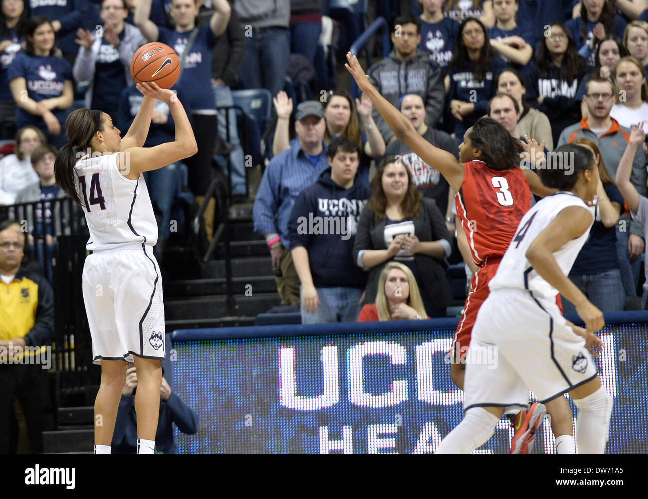 Storrs, CT, USA. 1st March 2014. UConn huskies guard Bria Hartley (14 ...