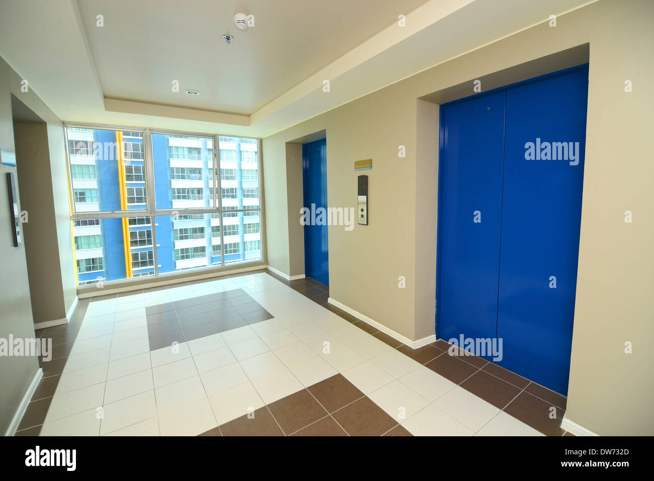 Lobby skyscraper elevator hi-res stock photography and images - Alamy