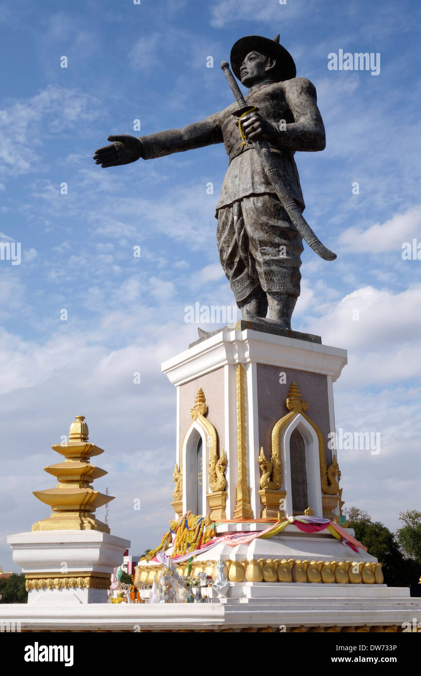 Chao Anouvong Statue in Vientiane, Laos Stock Photo - Alamy