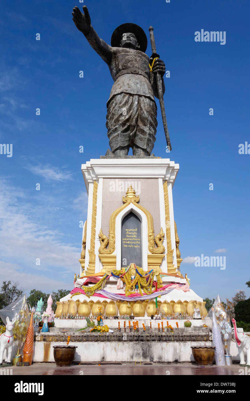 Statue of king anouvong hi-res stock photography and images - Alamy