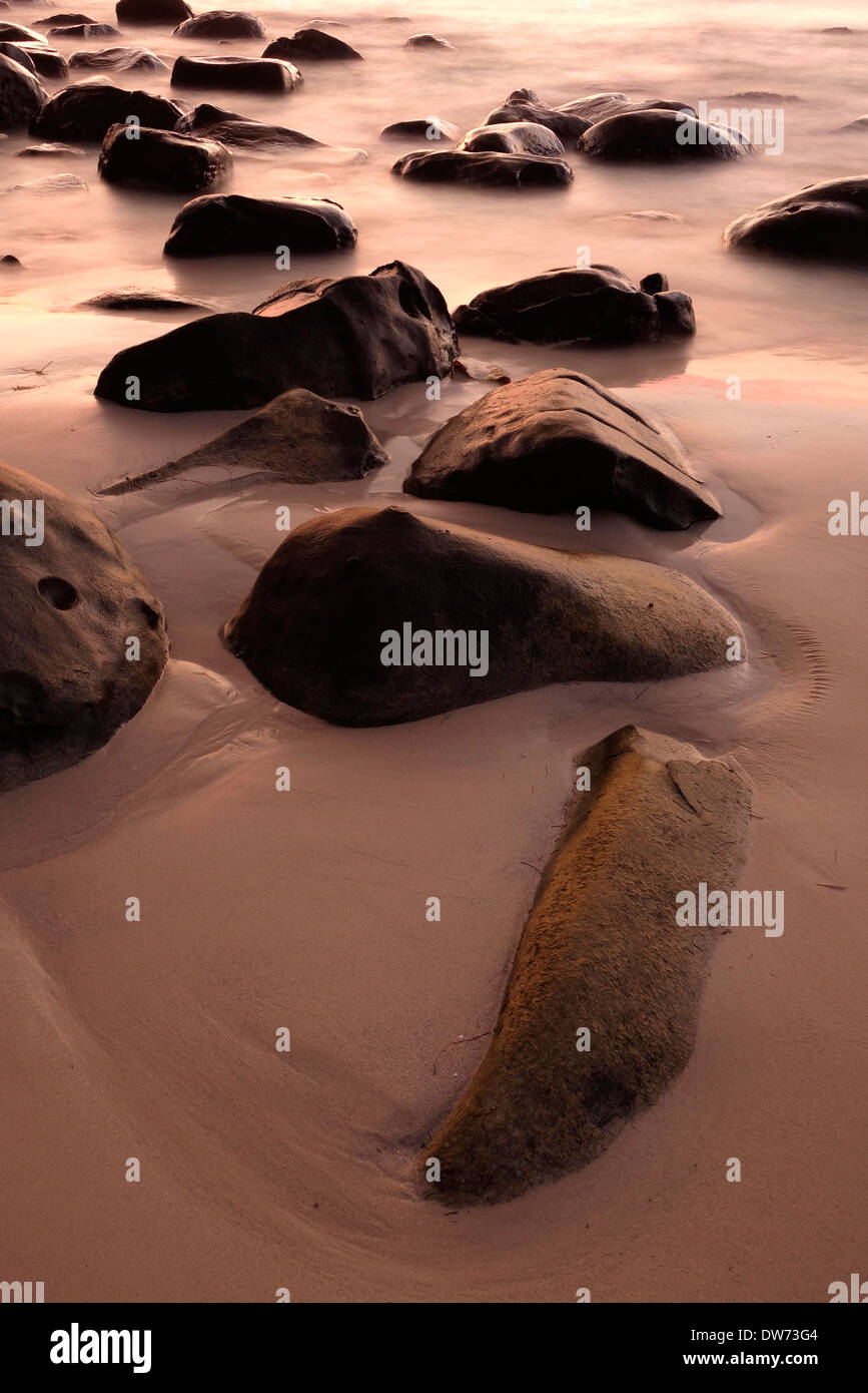 Boulder on beach hi-res stock photography and images - Alamy