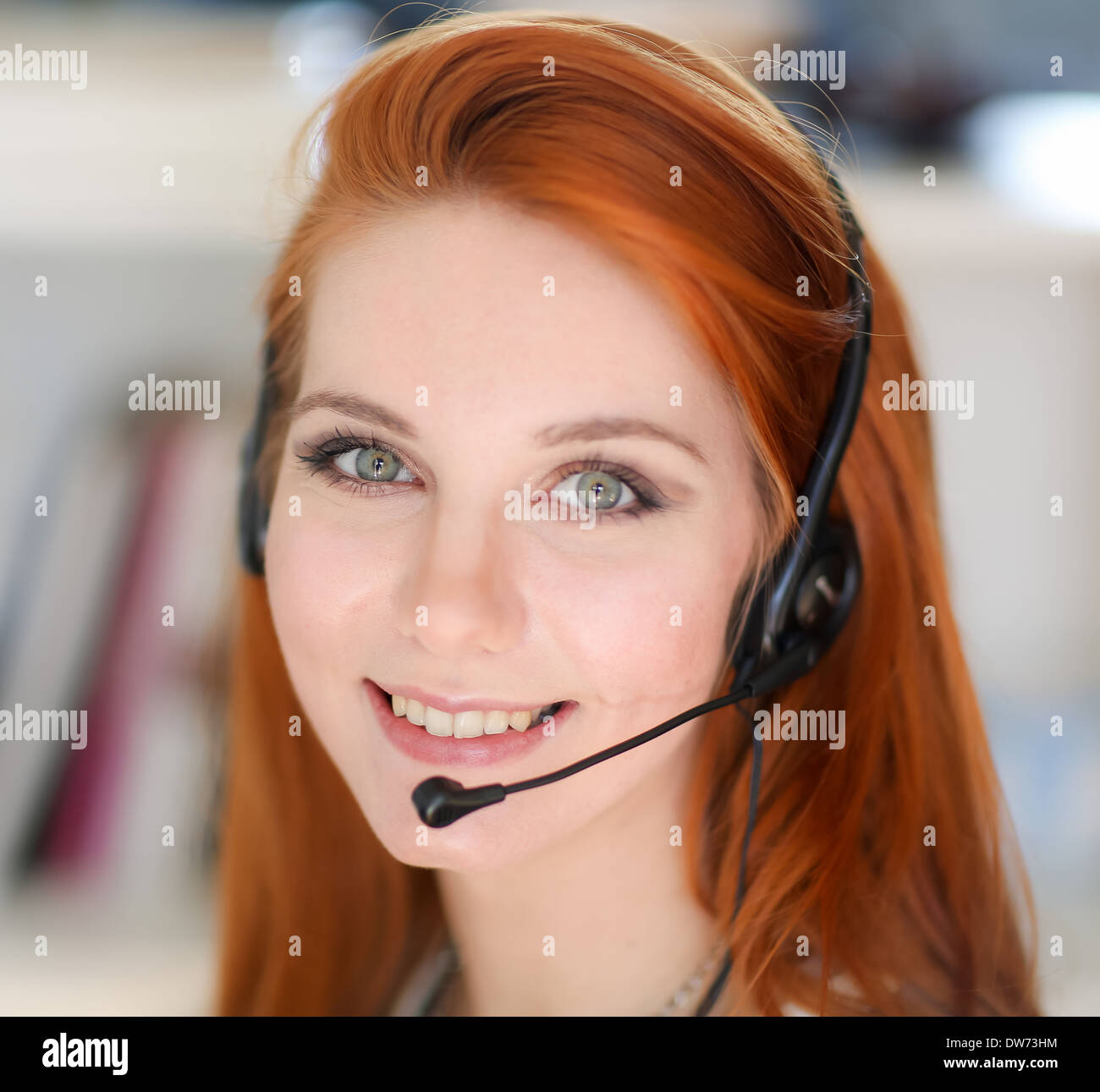 Computer female hi-res stock photography and images - Alamy