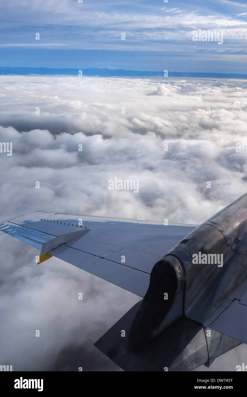 Airplane wing engine hi-res stock photography and images - Alamy