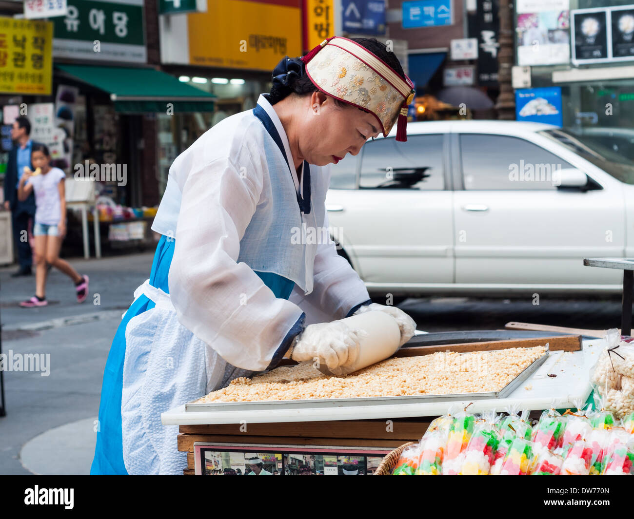 Korean rice cake hi-res stock photography and images - Alamy