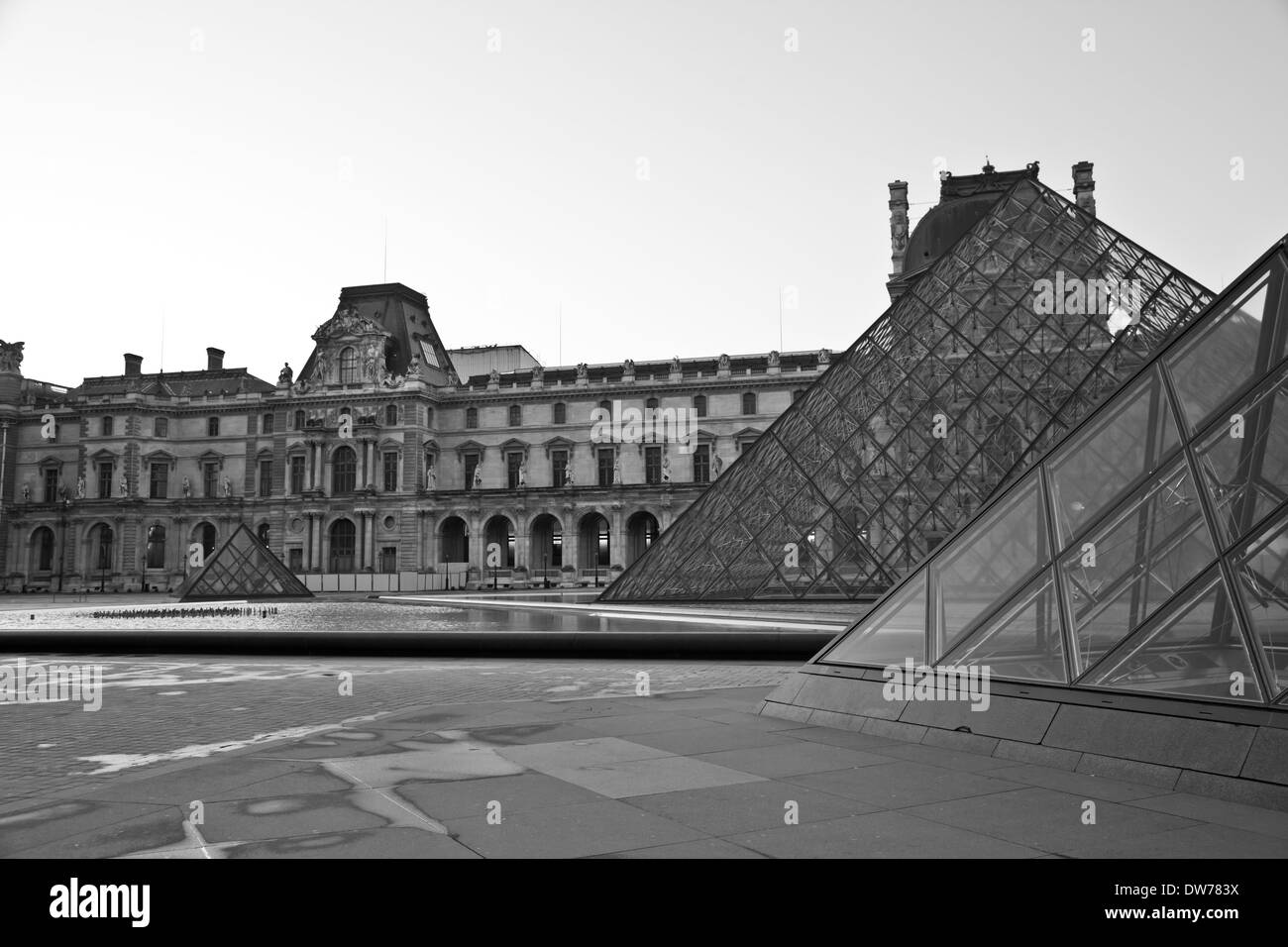 Paris - Detail of the Louvre Pyramid close to main entrance Stock Photo ...