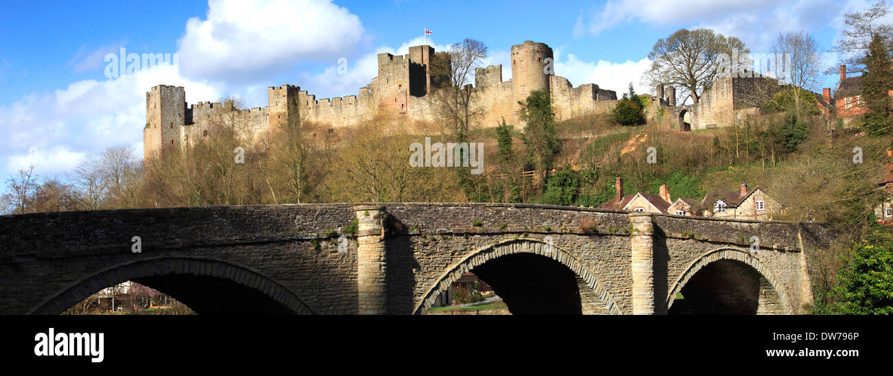 River Teme, Dinham Bridge and Ludlow Castle, Ludlow town, Shropshire ...