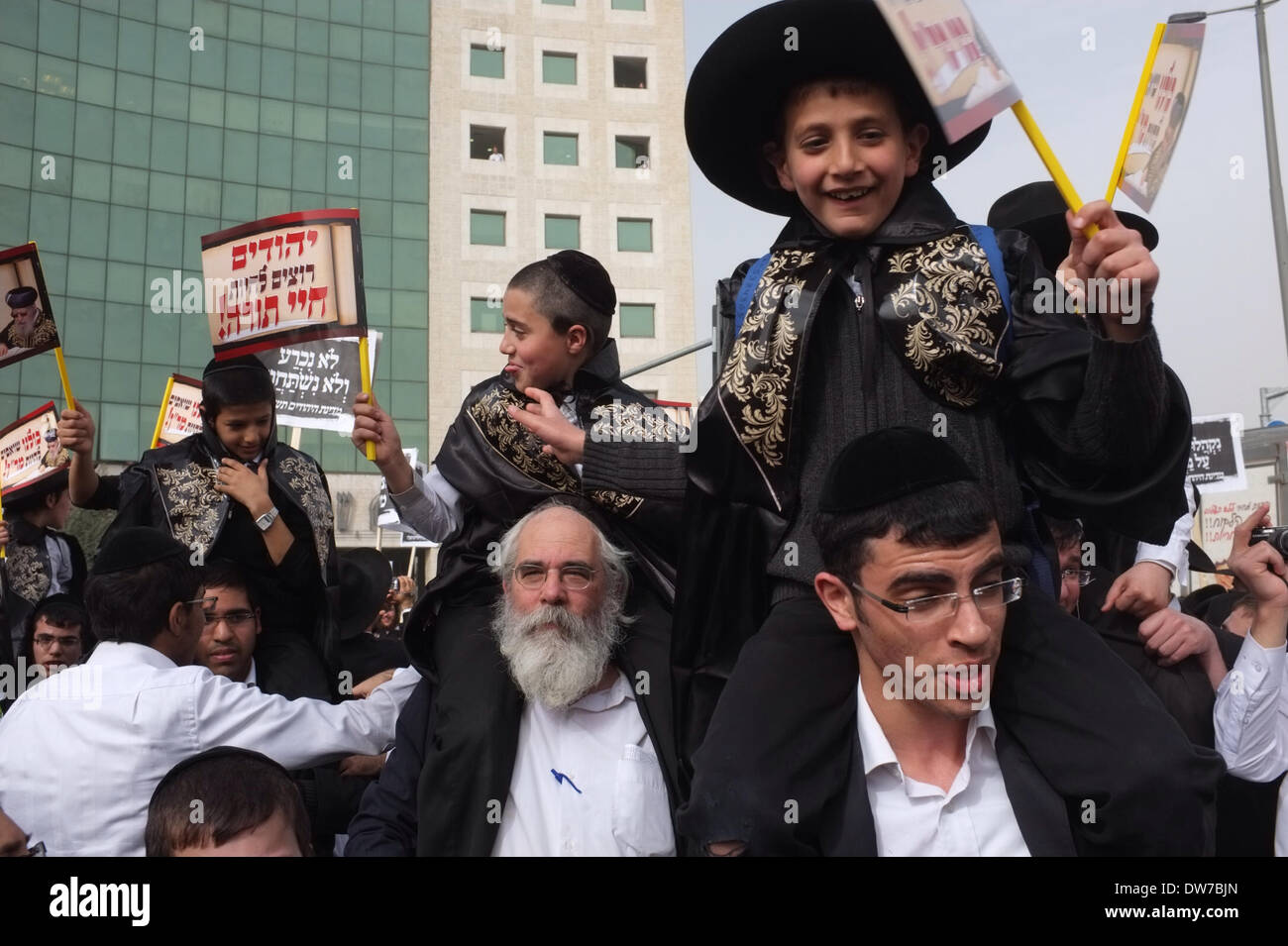 Military rabbi hi-res stock photography and images - Alamy