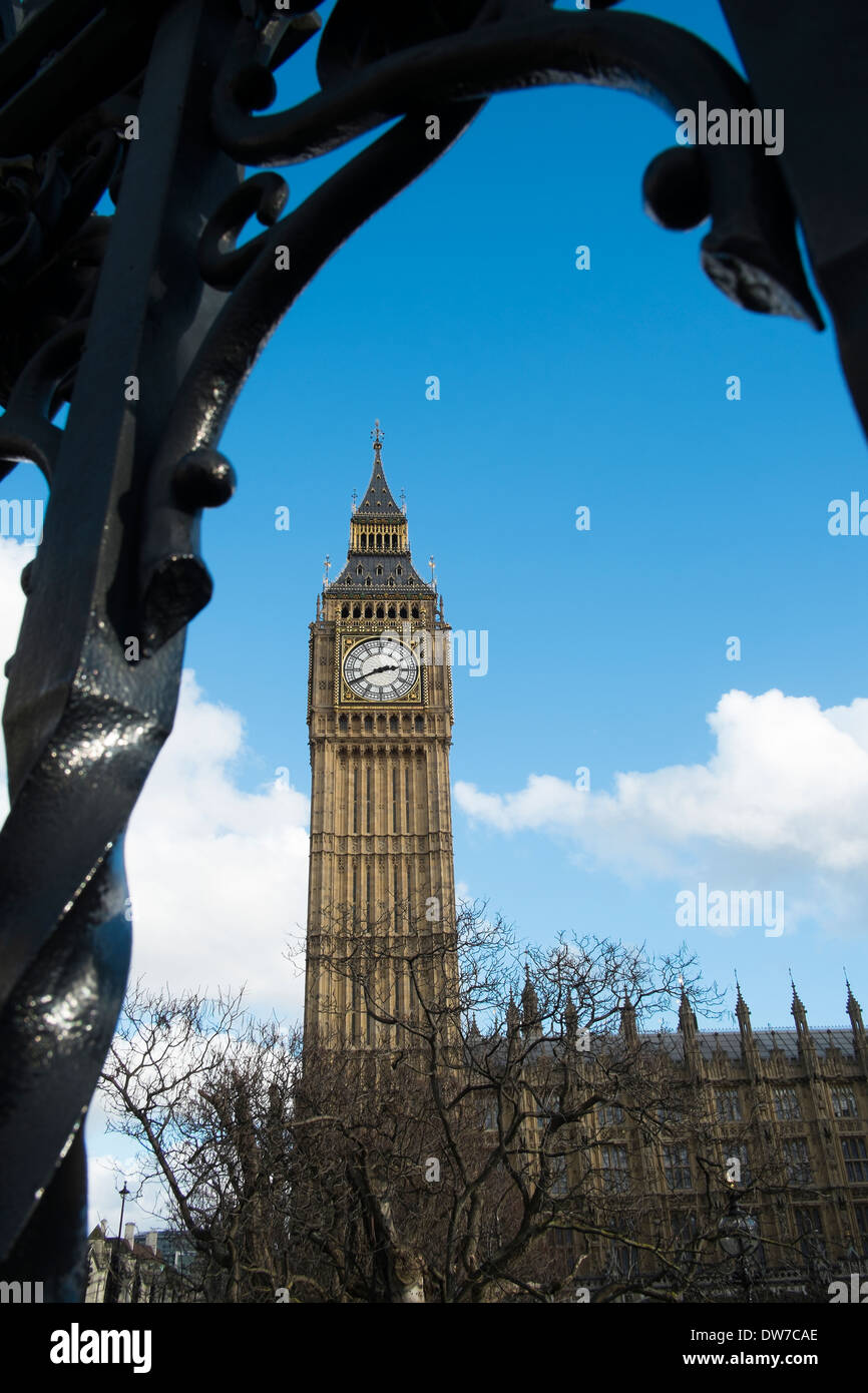 The tower of Big Ben seen through railings Stock Photo - Alamy