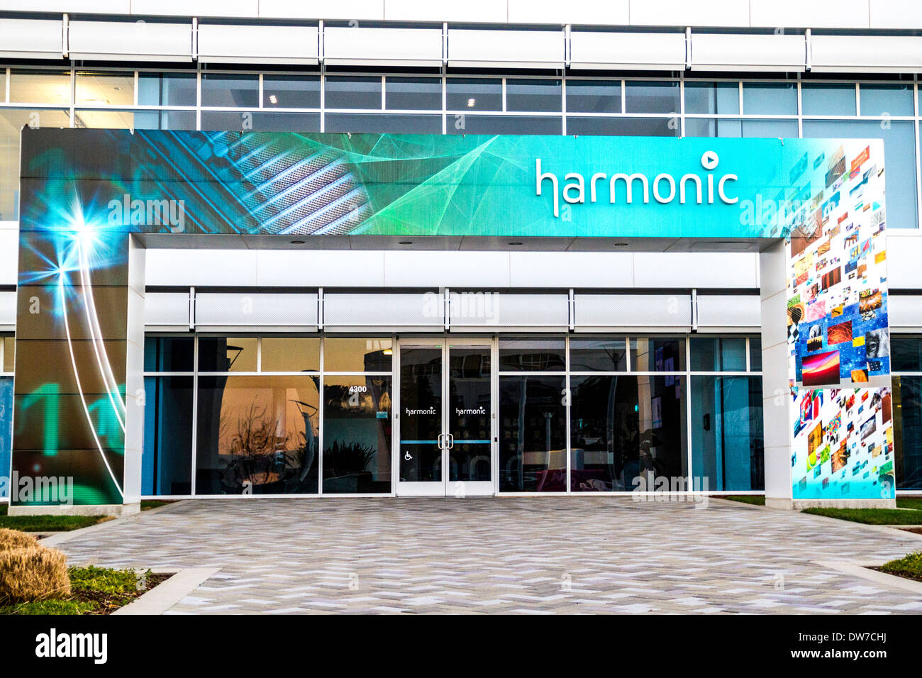Harmonic hi-res stock photography and images - Alamy