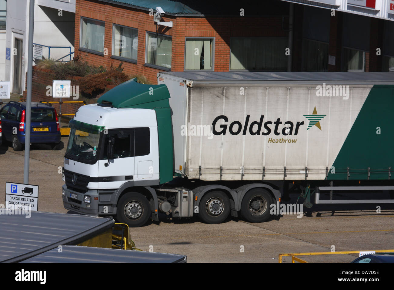 Lorries hi-res stock photography and images - Alamy