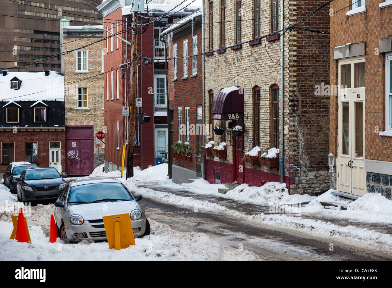 Street winter brick hi-res stock photography and images - Alamy