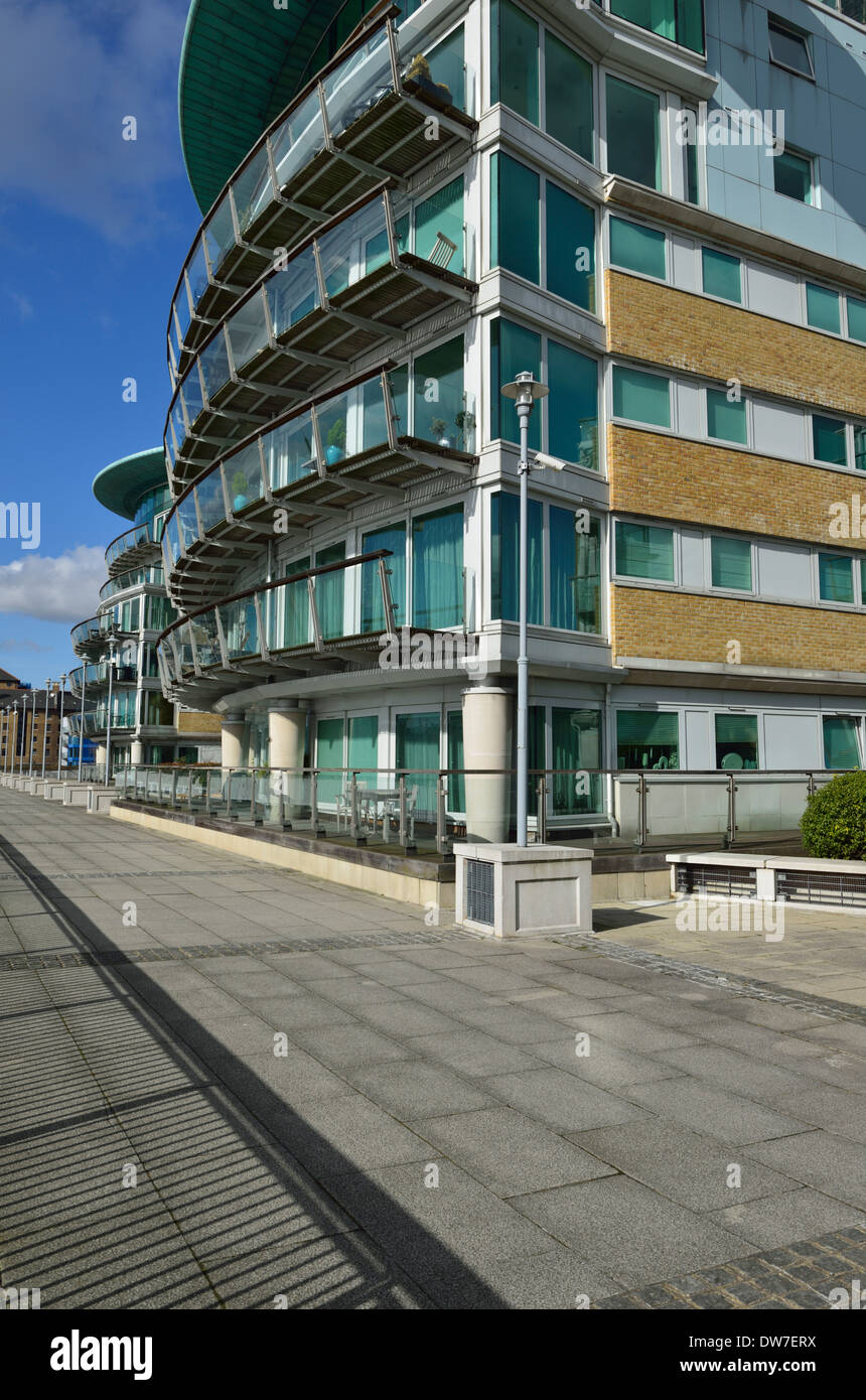 Wapping high street london hi-res stock photography and images - Alamy
