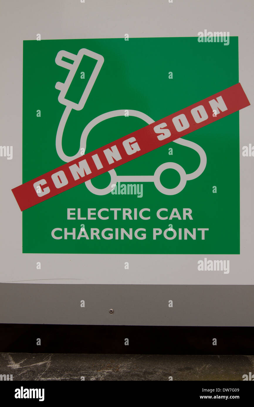 Electric car charging point sign hi-res stock photography and images ...