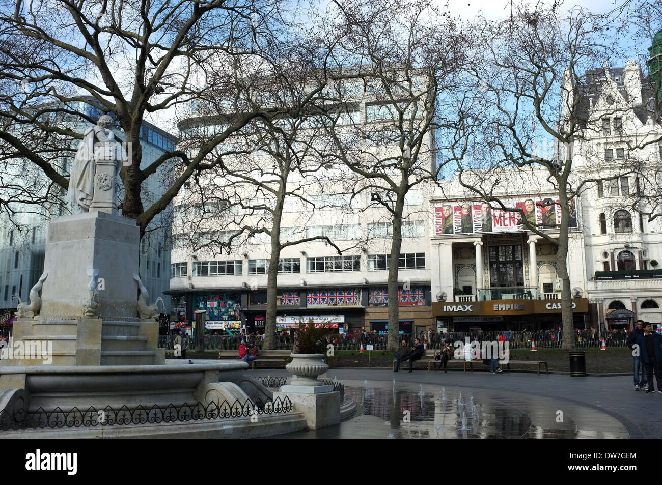 Trees park seats square hi-res stock photography and images - Alamy