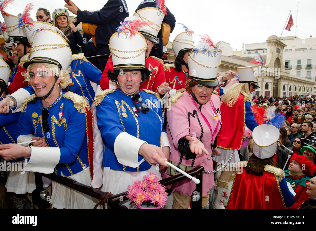 Cadiz, Spain. 2nd March 2014. A choir of carnival sings to the audience ...