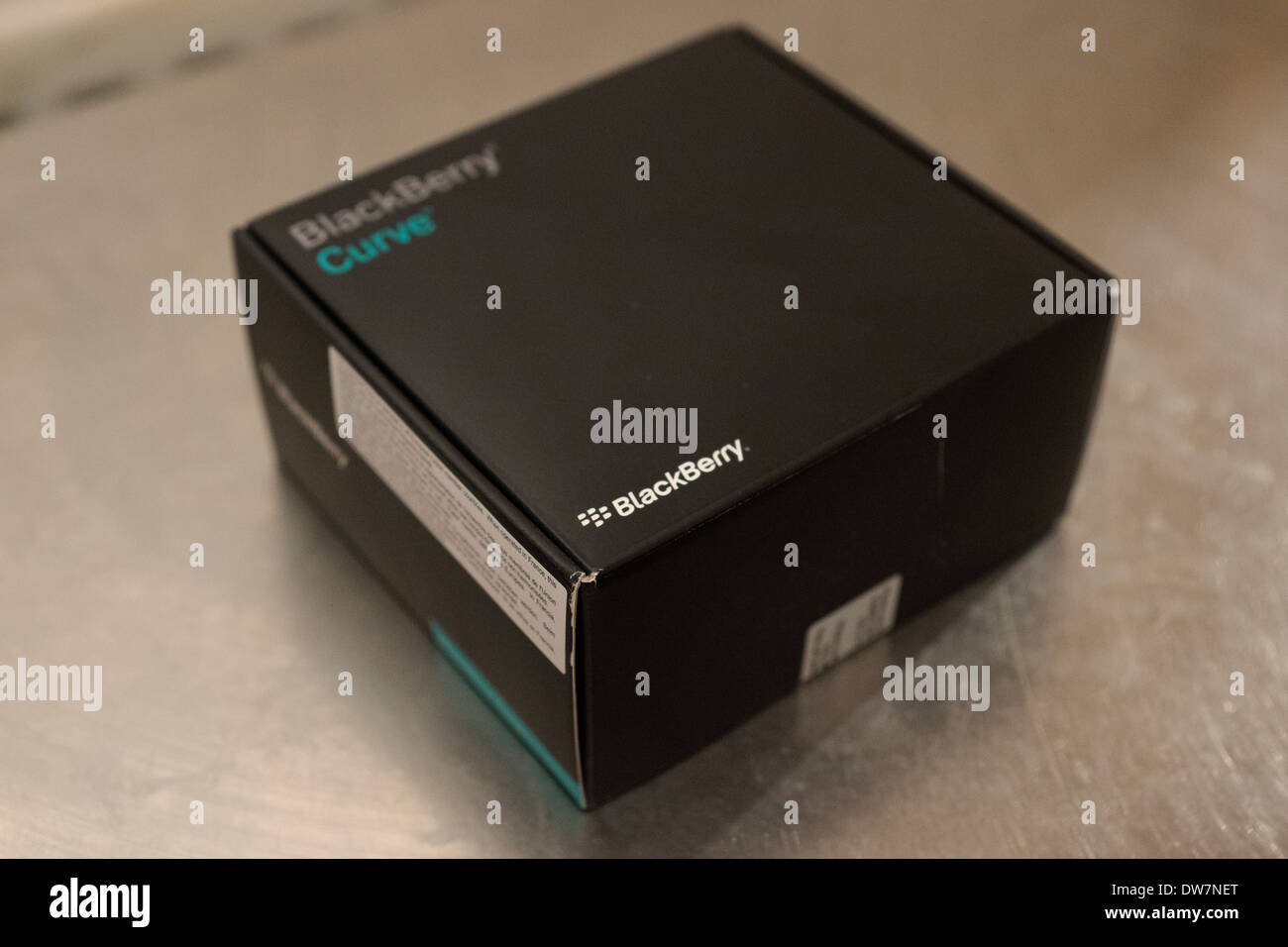 blackberry box sealed open knife brand new phone Stock Photo - Alamy