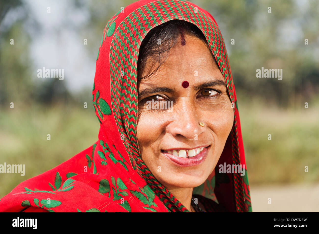 1 indian woman smiling Stock Photo - Alamy