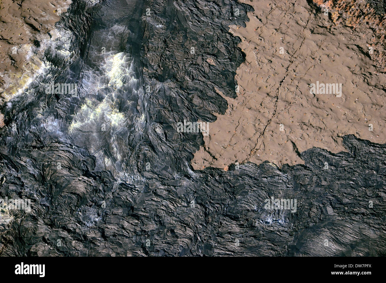 Aerial view of active lava field in the Kilauea volcano, Hawaii ...
