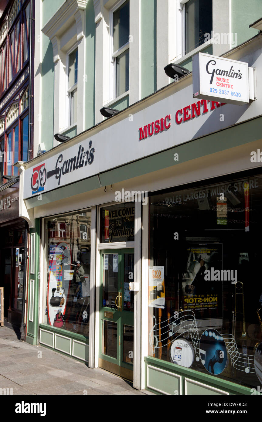 Musical instruments shops street hi-res stock photography and images ...