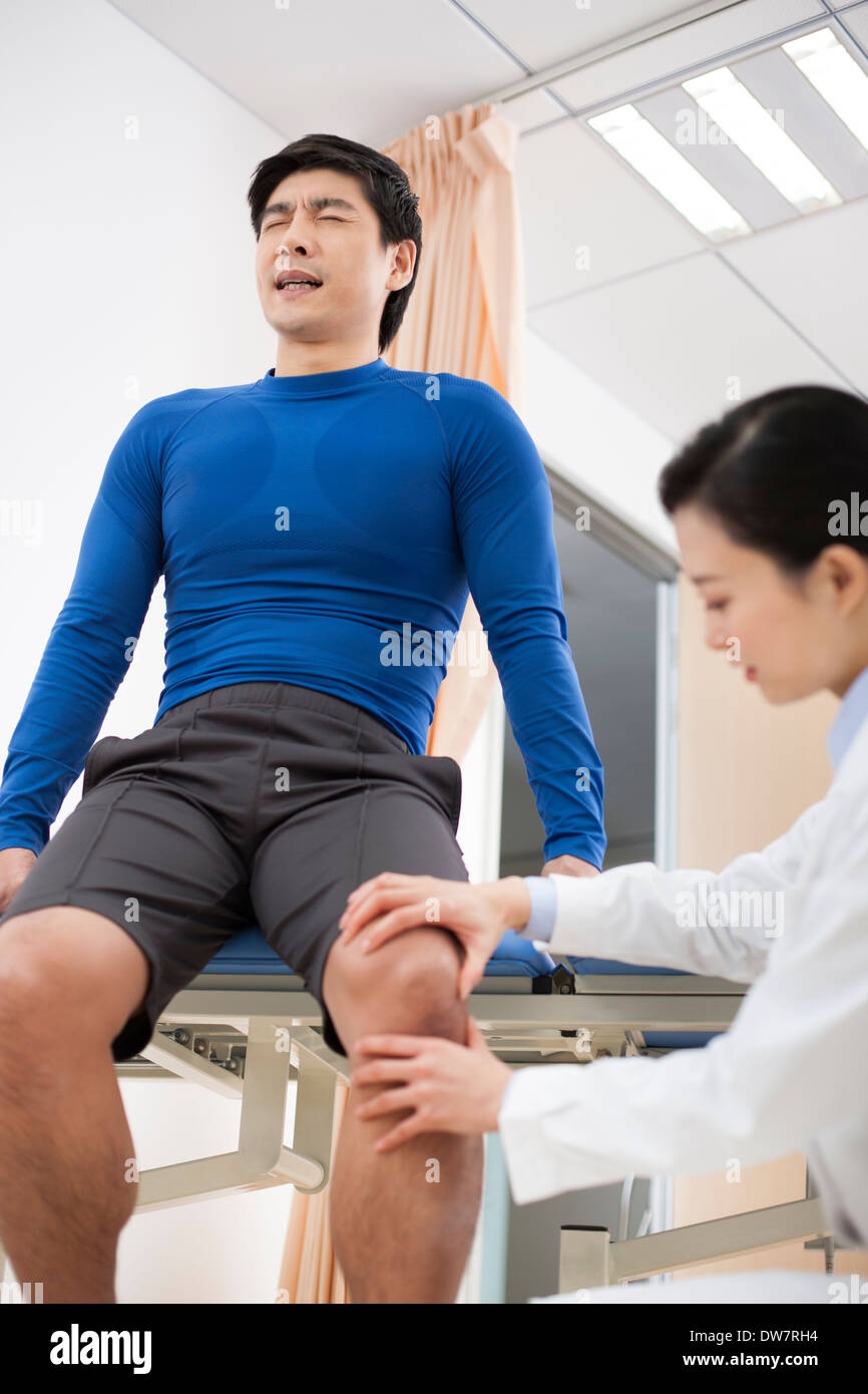 Chinese doctor leg hi-res stock photography and images - Alamy