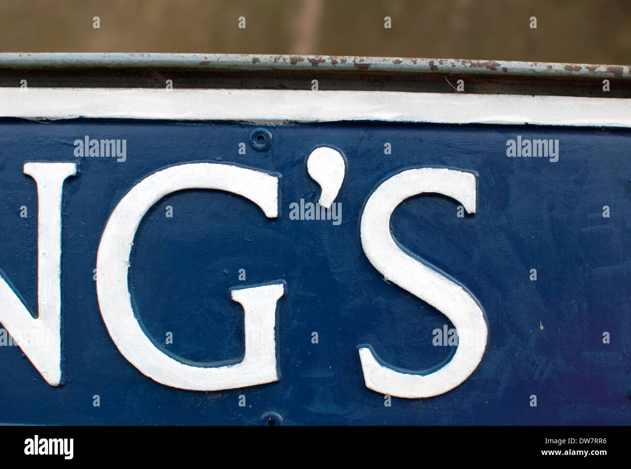 An apostrophe on a road sign Stock Photo - Alamy