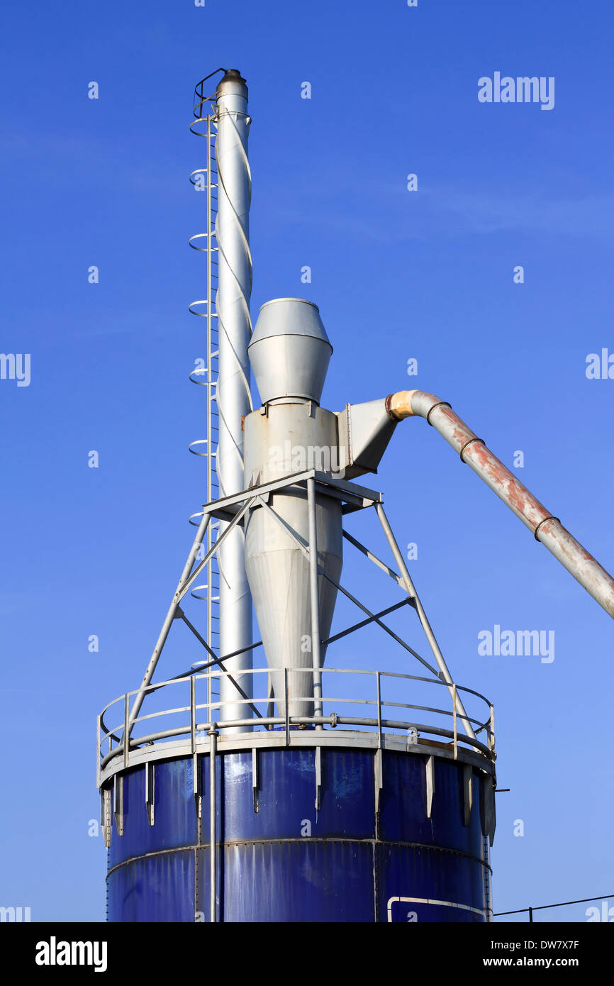 Steel Industrial Silo and chimney Stock Photo - Alamy