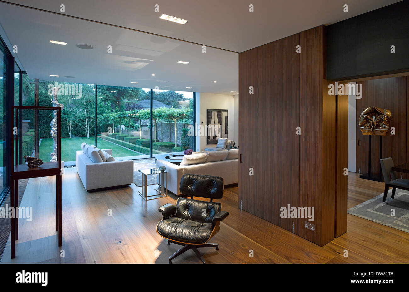 London posh house interior hi-res stock photography and images - Alamy