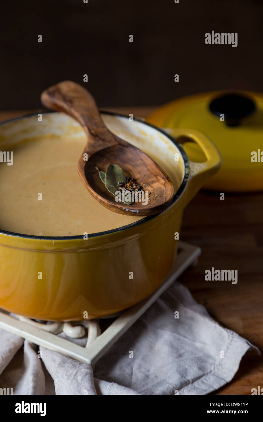 Pot stand hi-res stock photography and images - Alamy