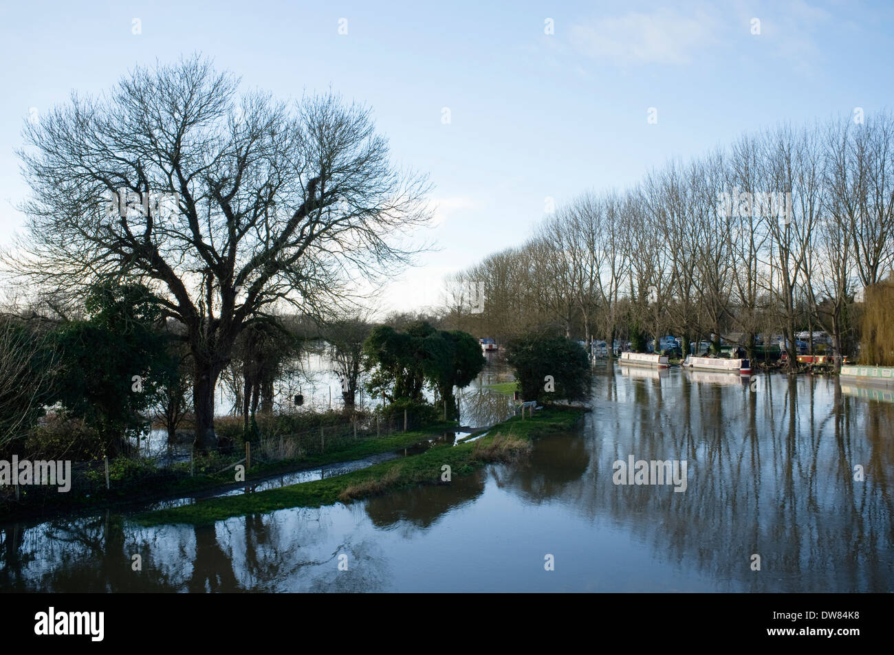 The River Thames flooding into adjacent fields at Lechlade ...