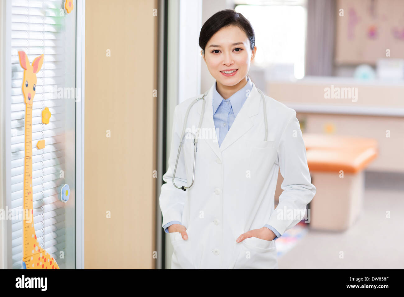 Pediatrician in children's hospital Stock Photo - Alamy