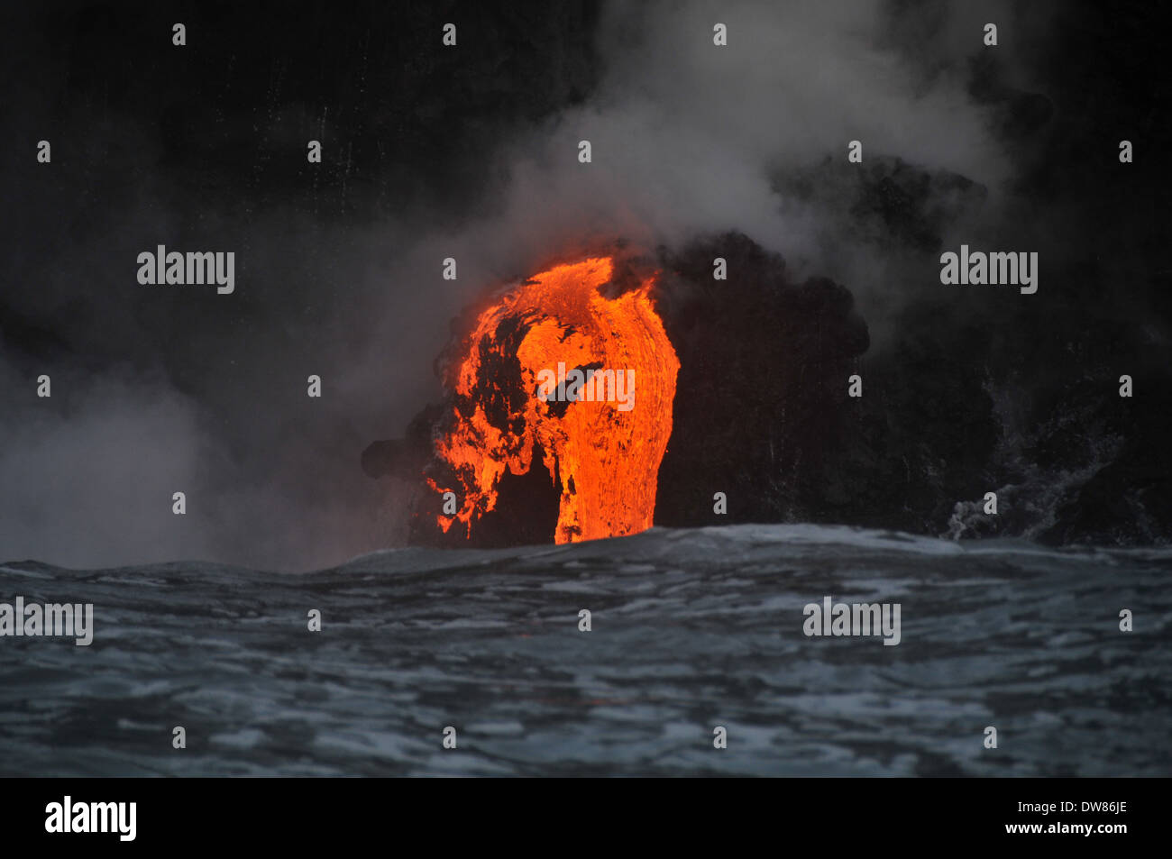 Hawai’i volcanoes national park hi-res stock photography and images - Alamy