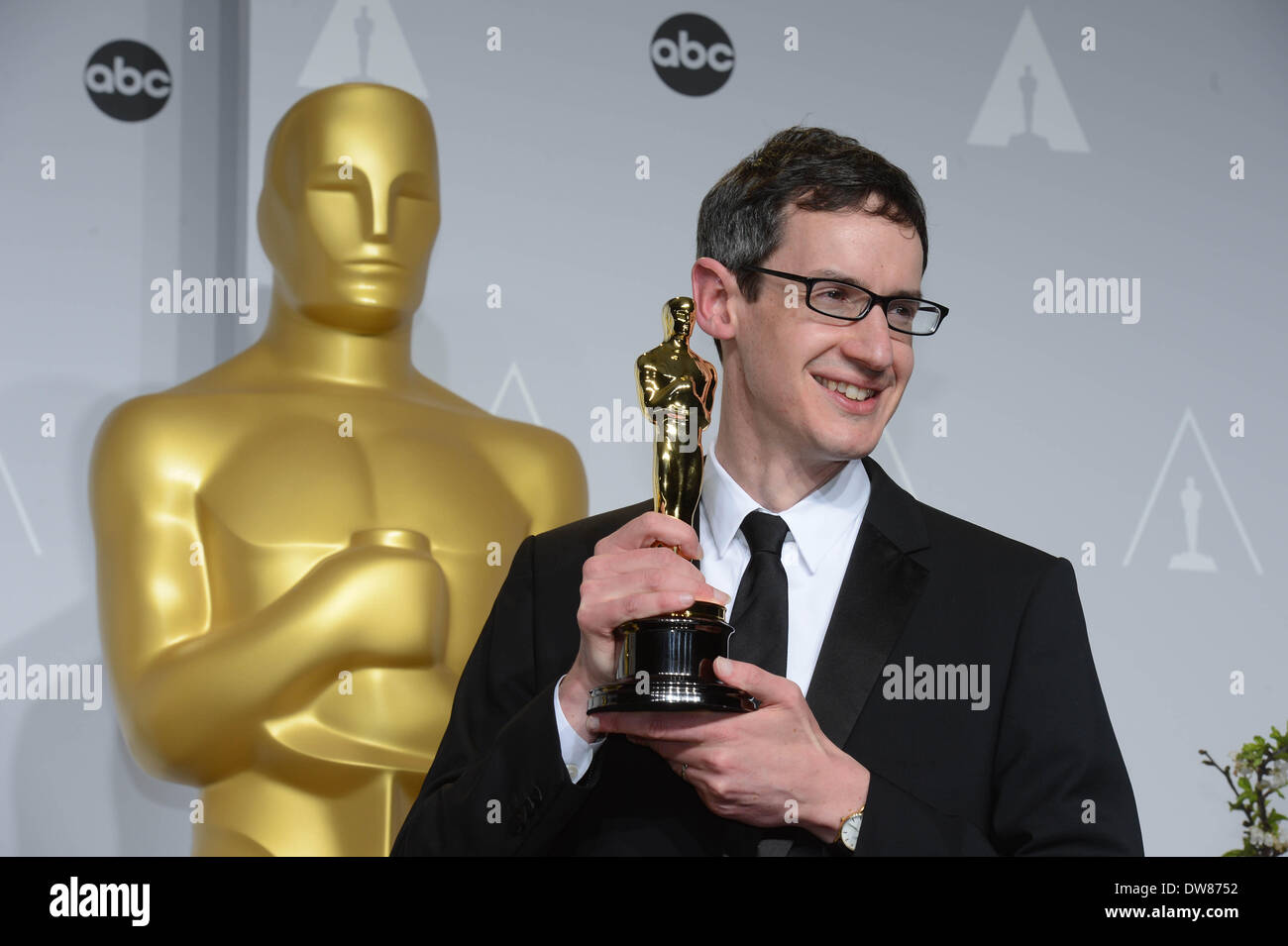 Los Angeles, USA. 2nd Mar, 2014. Steven Price poses after winning the ...