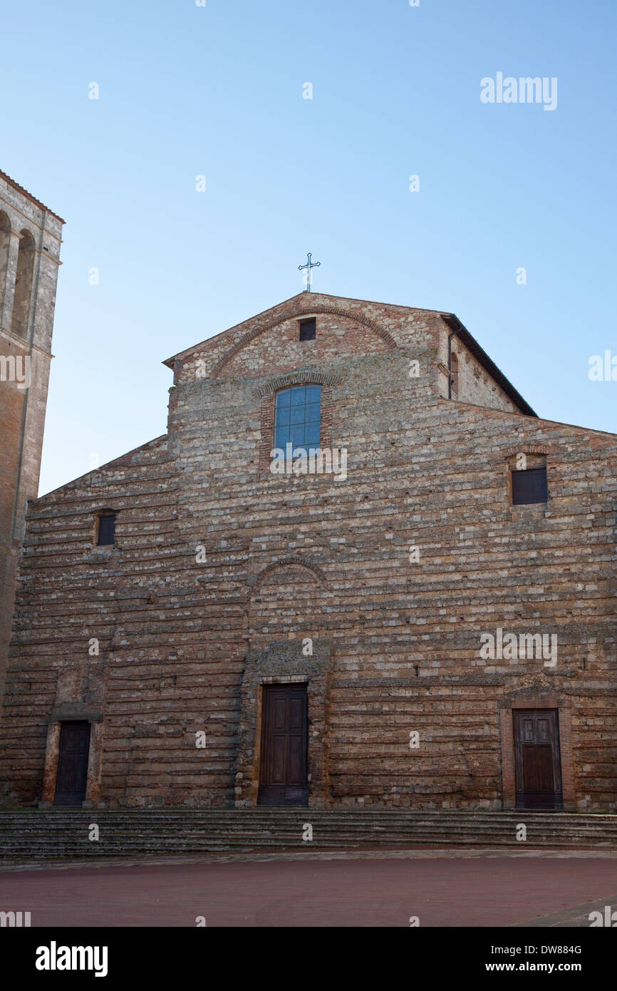 The 17th century Cathedral of Santa Maria Assunta (The Duomo) in the ...