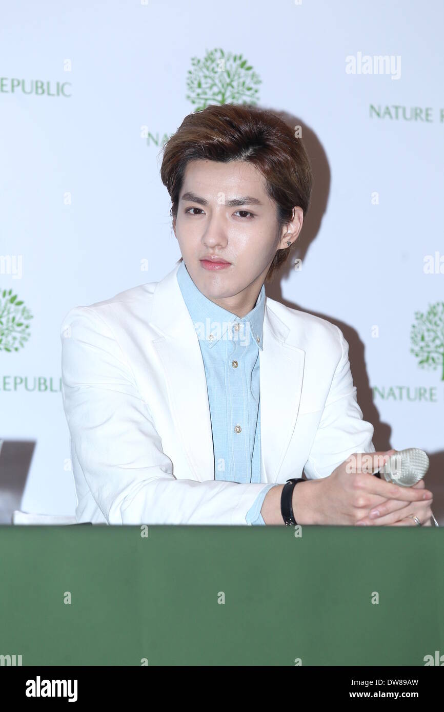 Hong Kong, China. 1st Mar, 2014. South Korean boy band EXO-M attend ...