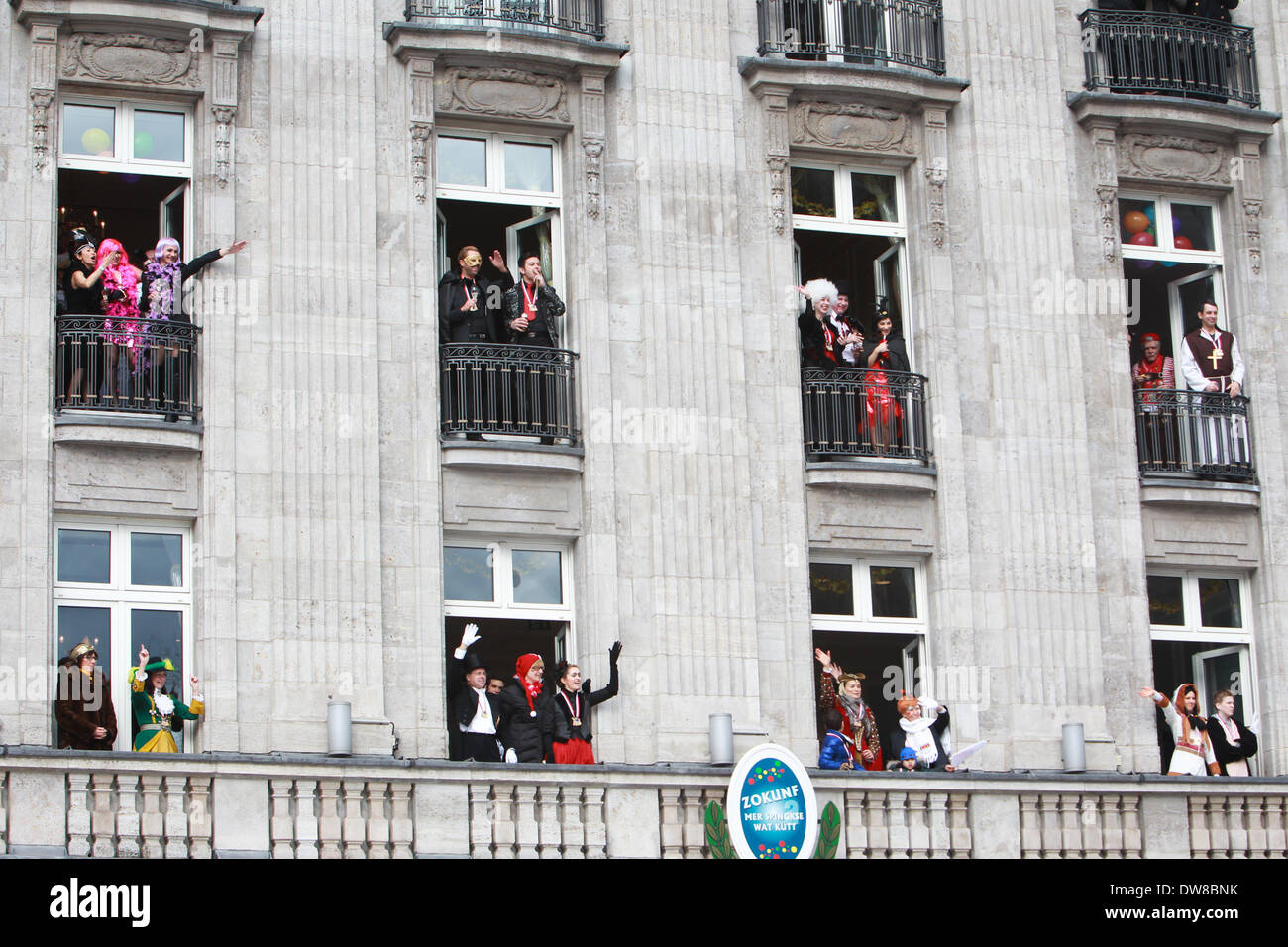 Cologne, Germany. 3rd Mar, 2014. Audience view a parade during the ...
