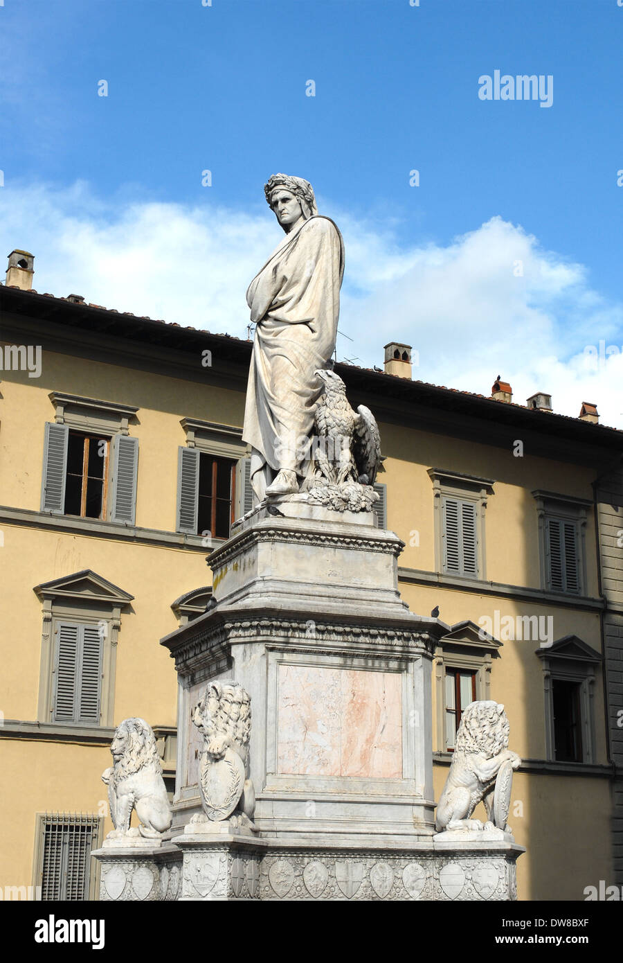 Caesar's statue, Rome Stock Photo - Alamy