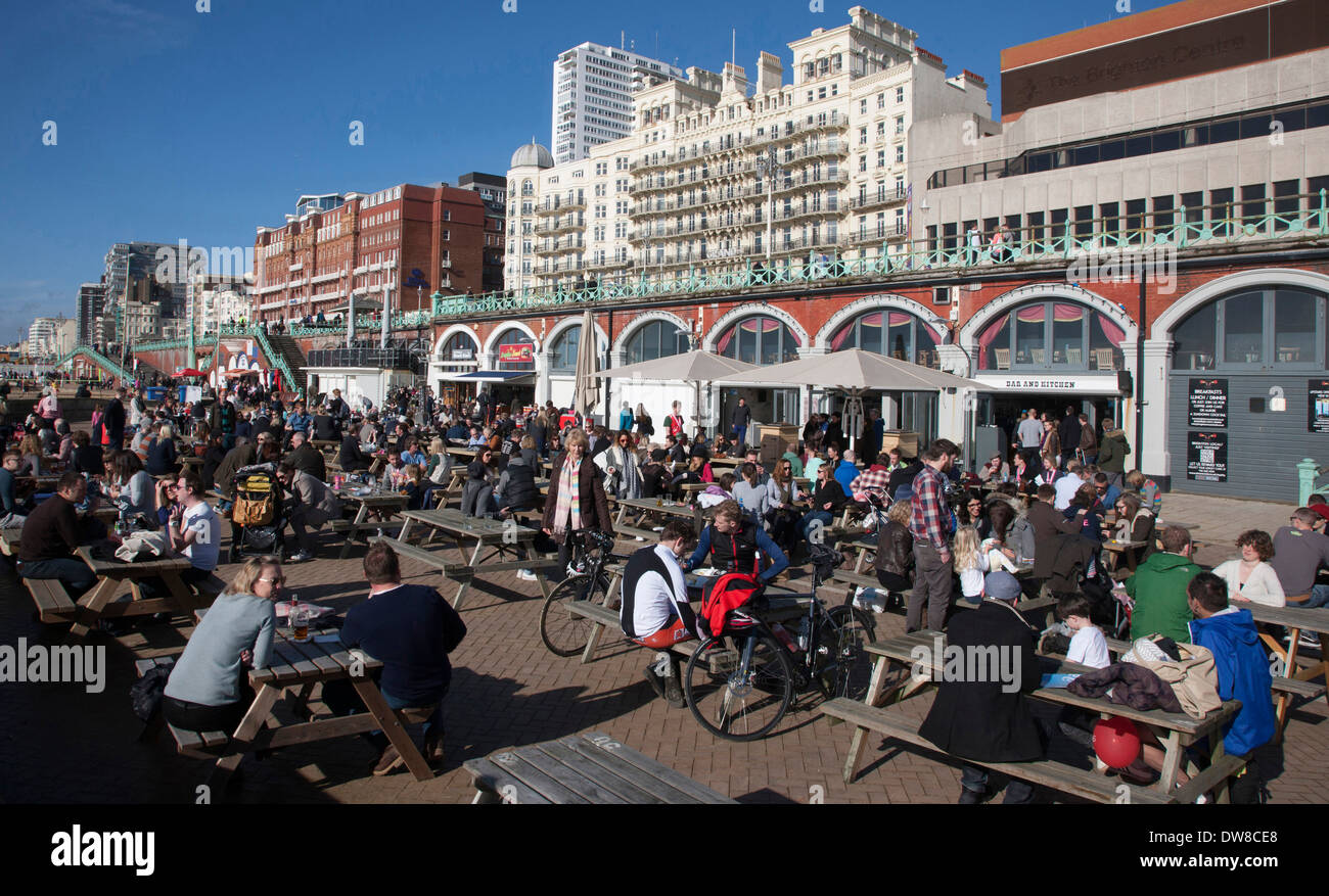 Hove seafront hi-res stock photography and images - Alamy