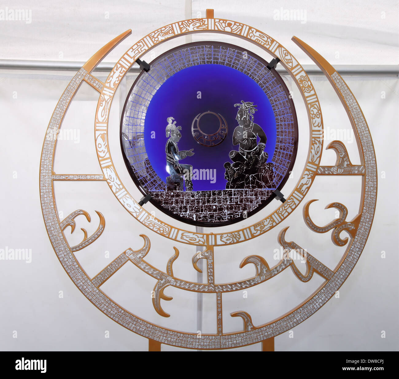 AZTEC INDIAN SCULPTURE WITH GLASS Stock Photo - Alamy