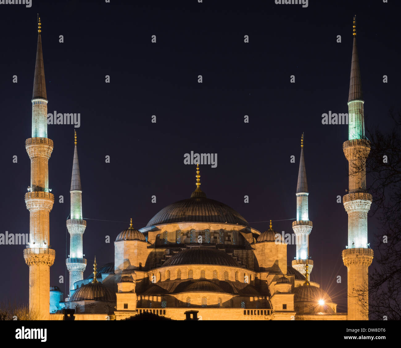 Illuminated mosque minaret domes hi-res stock photography and images ...