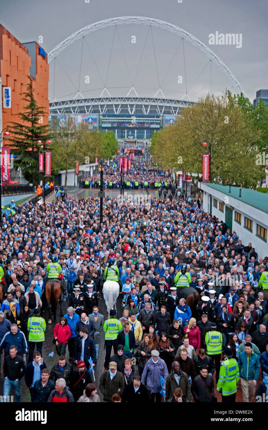 Wembley fa cup hi-res stock photography and images - Alamy