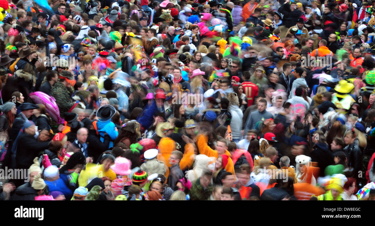 Seligenstadt, Germany. 03rd Mar, 2014. Thousands of people celebrate in ...