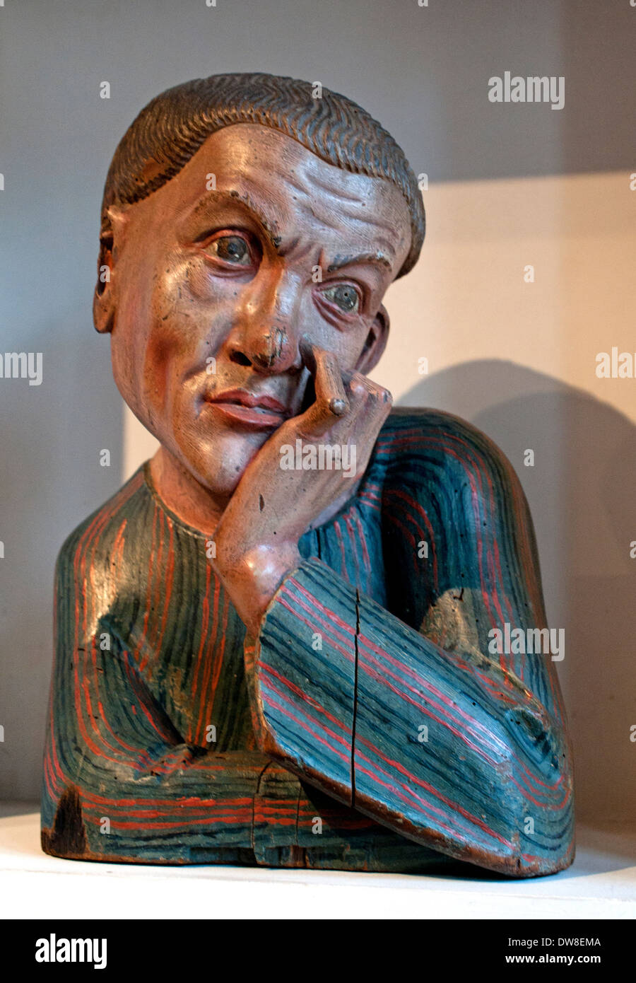 Man leaning sculpture hi-res stock photography and images - Alamy