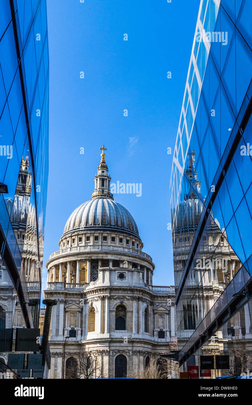St pauls cathedral dome hi-res stock photography and images - Alamy
