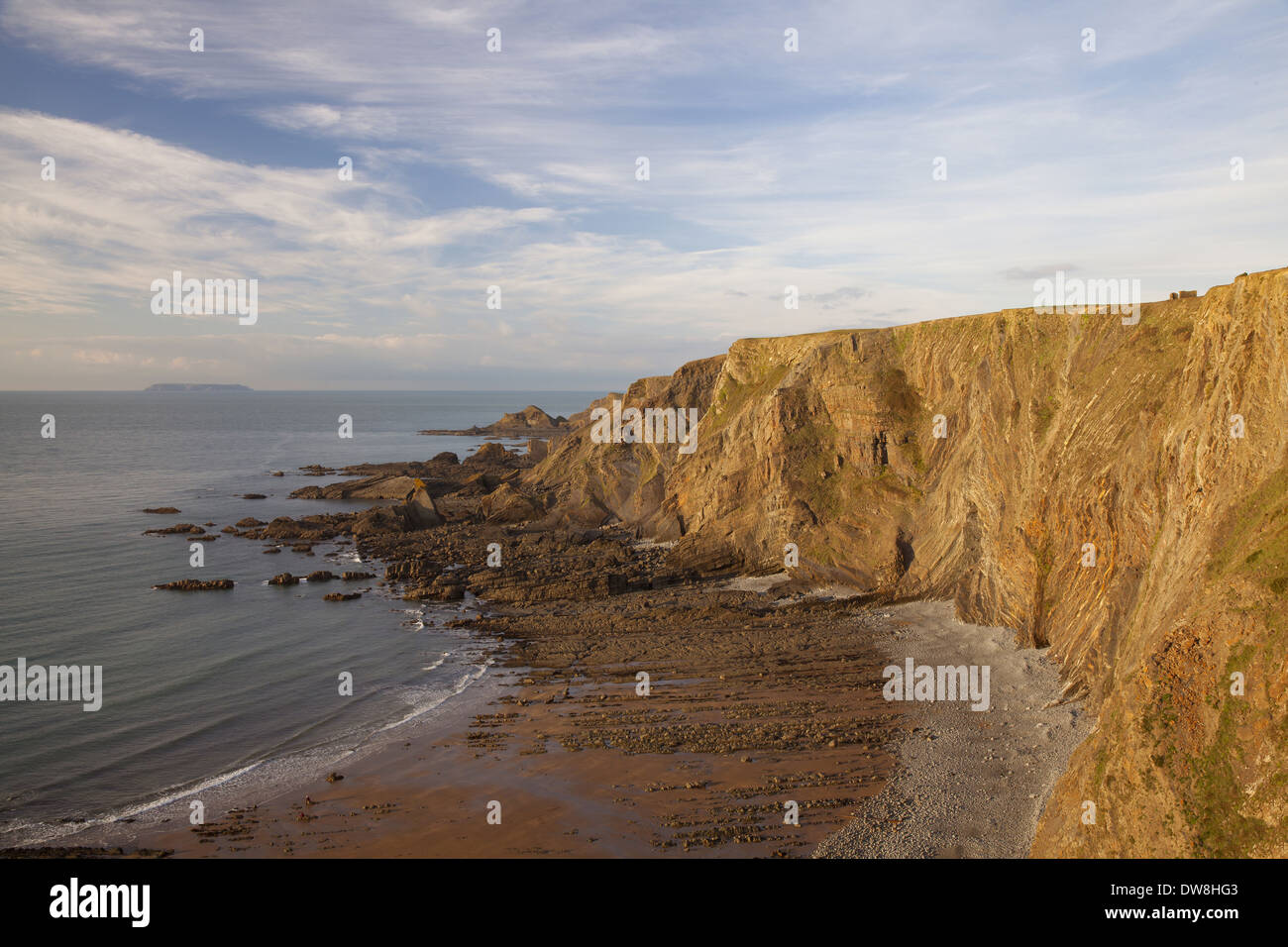 Folded strata in cliff hi-res stock photography and images - Alamy