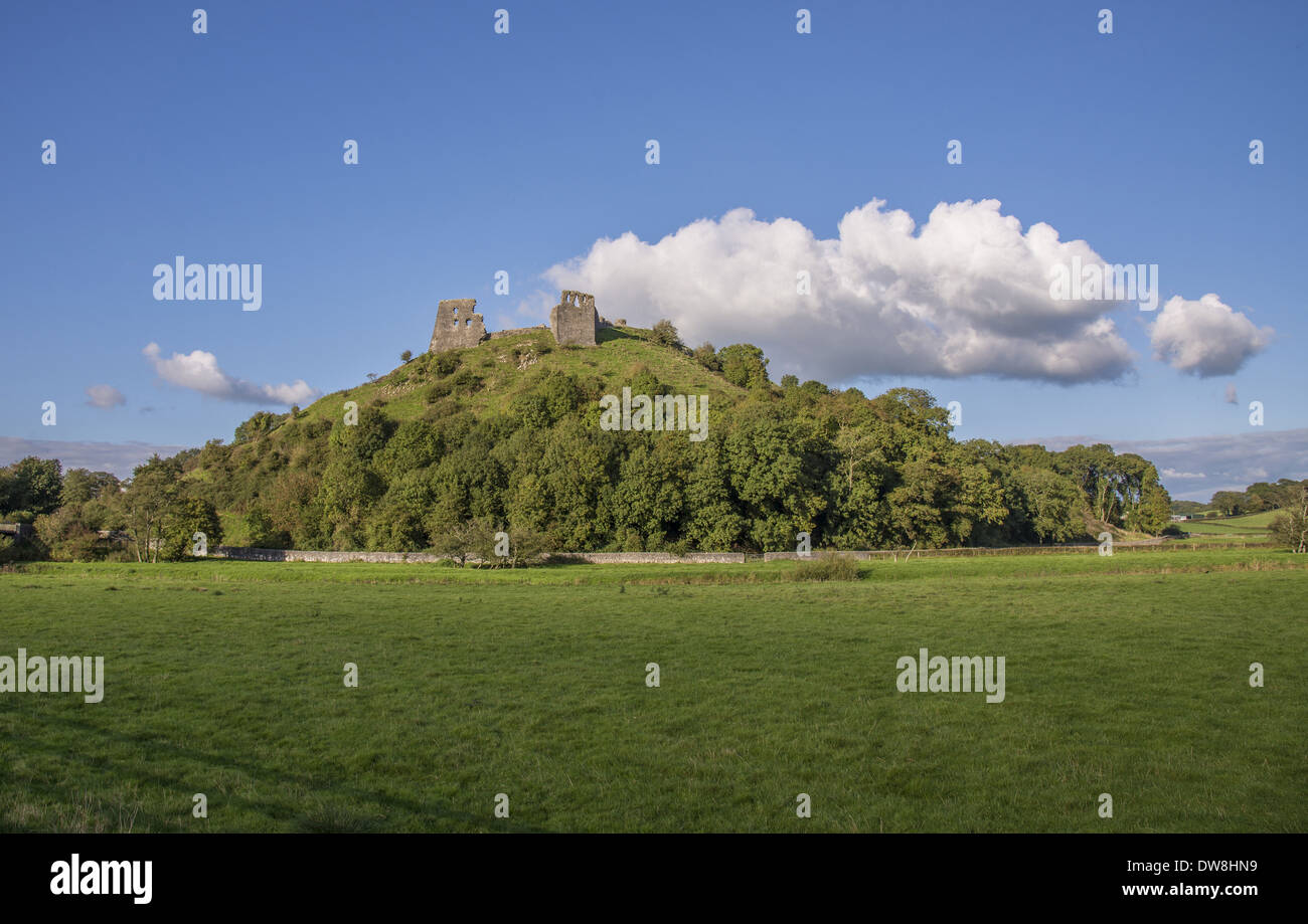 Ruined castle on hill hi-res stock photography and images - Alamy