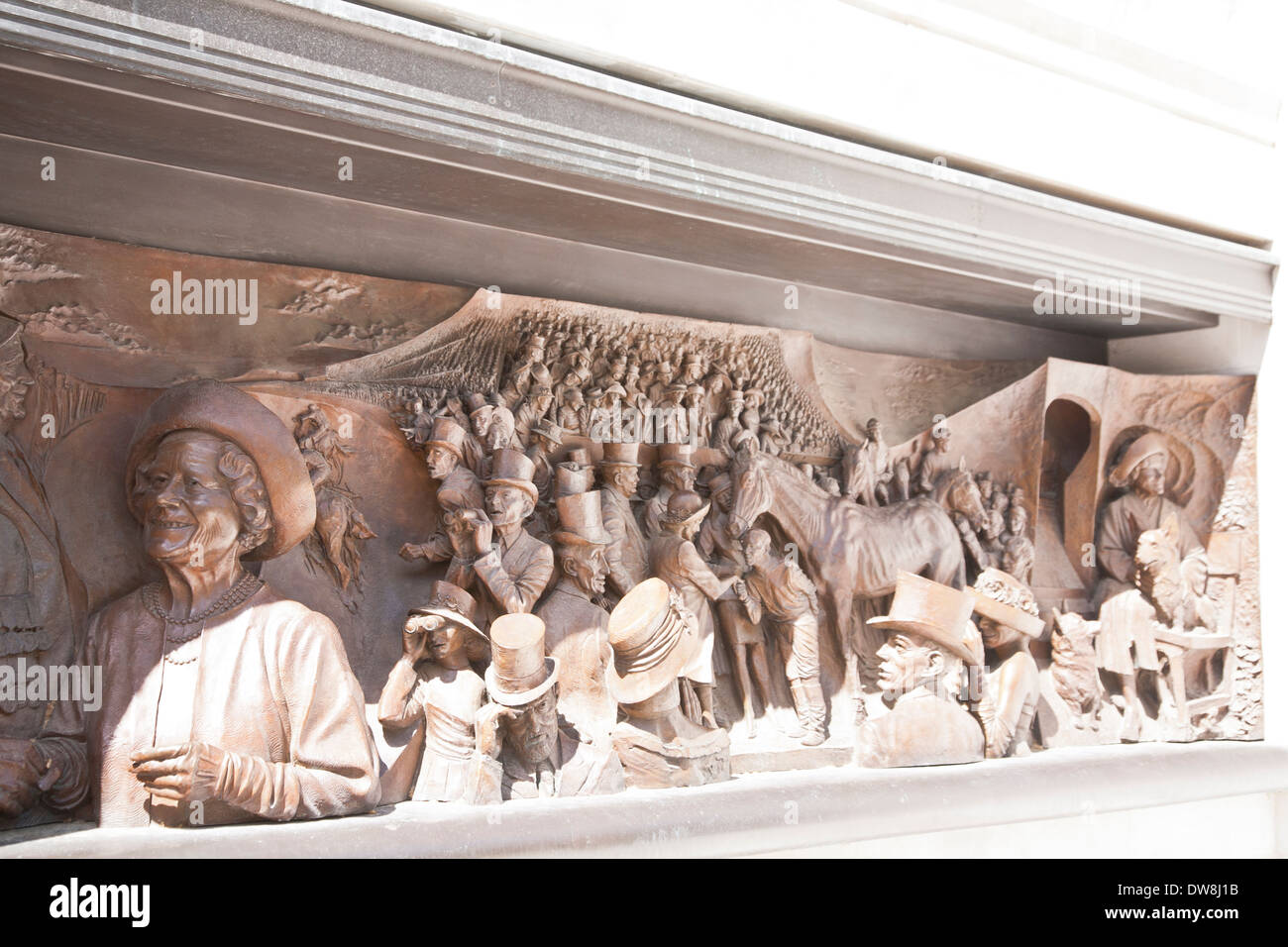 Queen elizabeth queen mother hi-res stock photography and images - Alamy