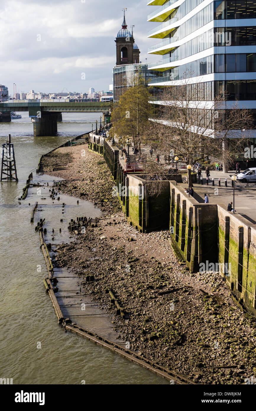 Thames at low tide hi-res stock photography and images - Alamy