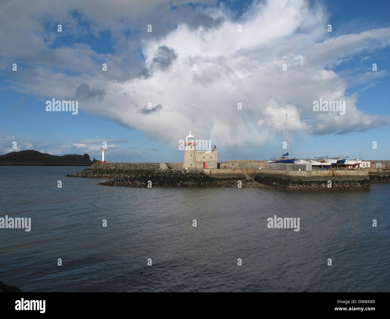Ireland harbor lighthouses hi-res stock photography and images - Alamy