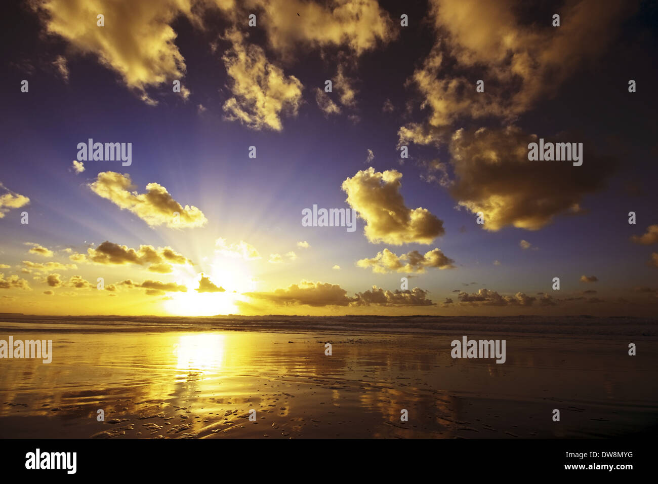 Gold coast sky hi-res stock photography and images - Alamy
