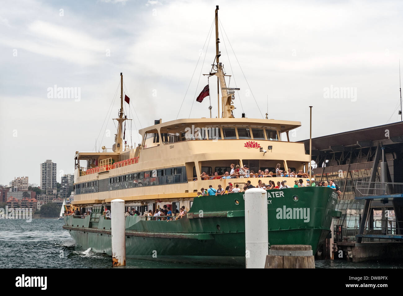 Circular quay pier hi-res stock photography and images - Alamy